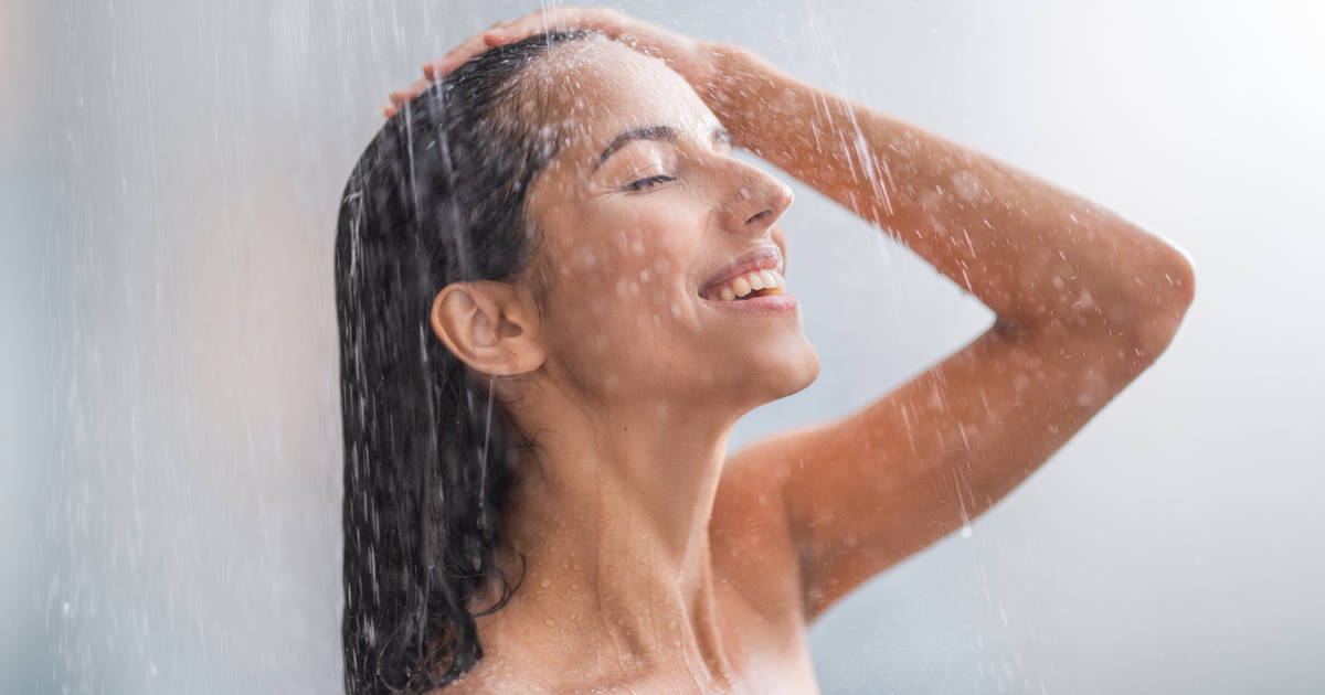 Los médicos aclaran si es mejor ducharse con agua fría o caliente para ...
