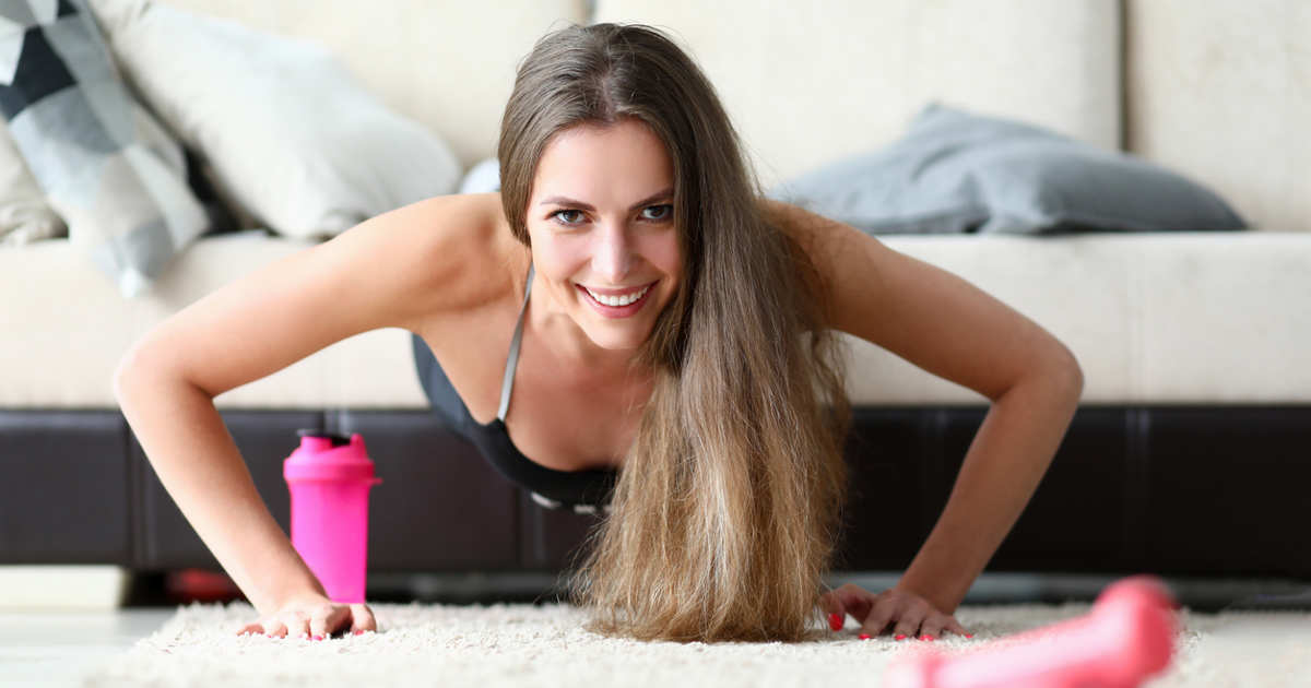 10 ejercicios fáciles y efectivos para fortalecer el core sin machacarte haciendo abdominales