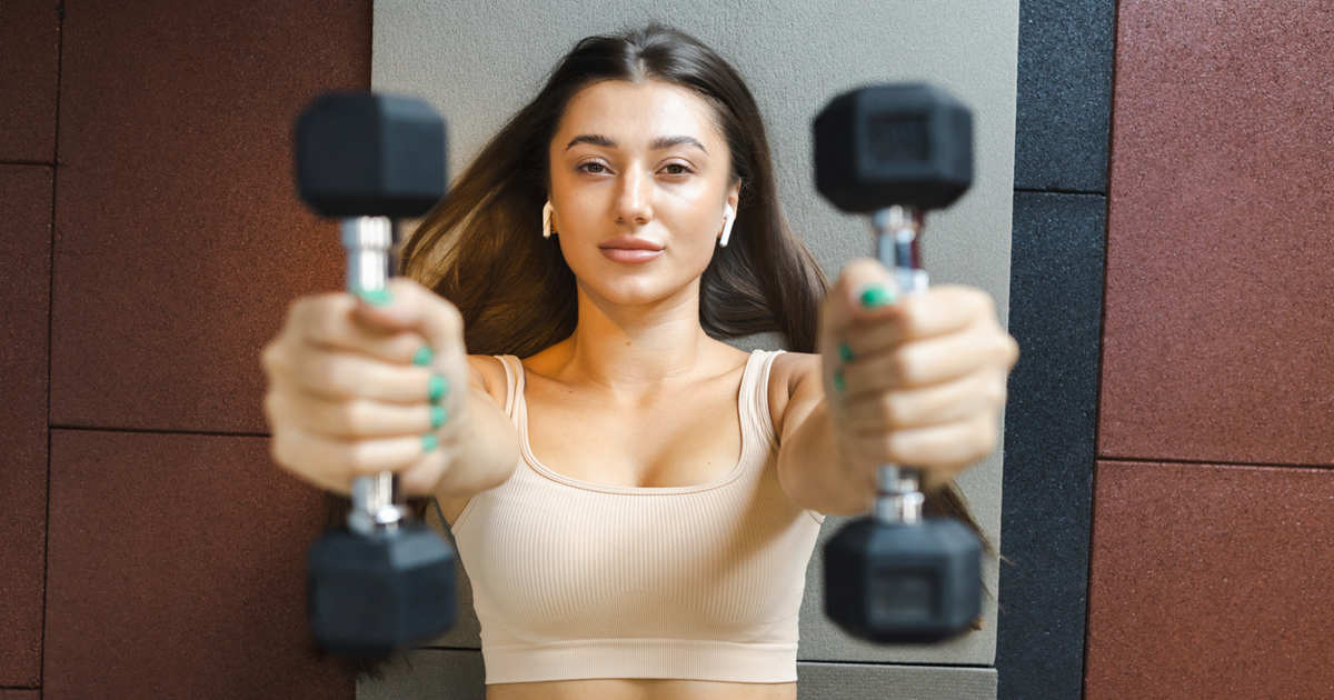 10 ejercicios para trabajar los tríceps en casa: consigue unos brazos ...