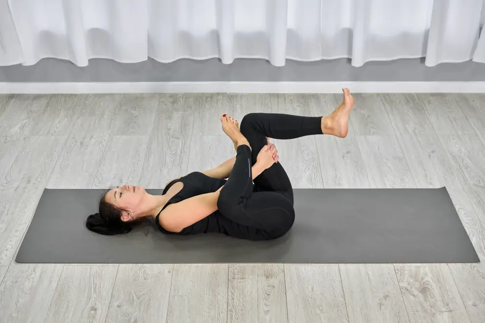 7 estiramientos para la espalda baja: alivia las molestias en pocos minutos