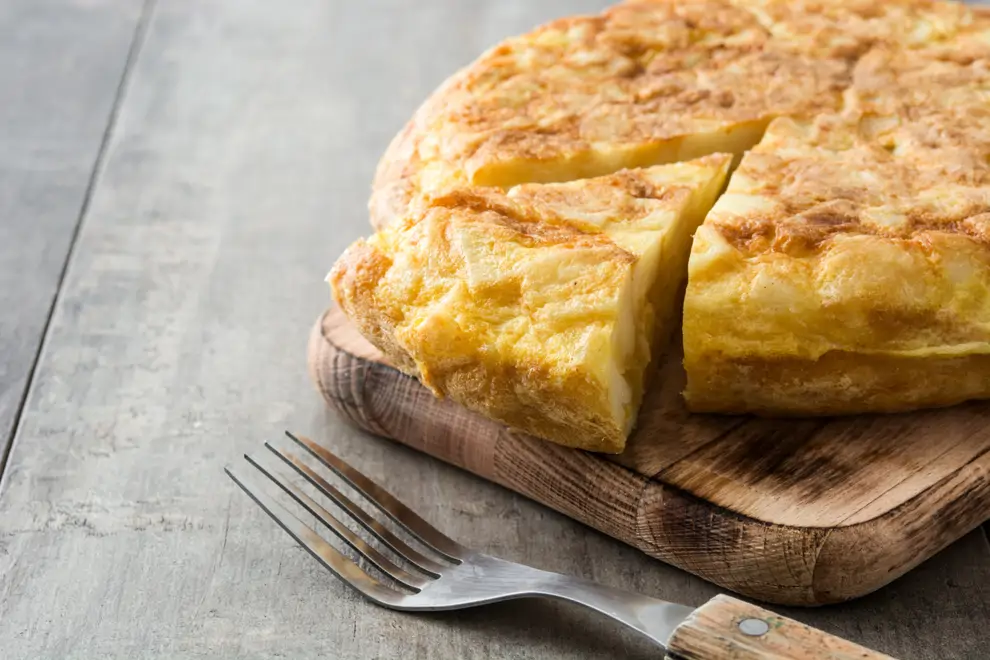 Tortilla de patatas para cenar: 3 ideas fáciles y muy saludables